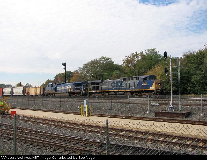 CSX 104 and 7333